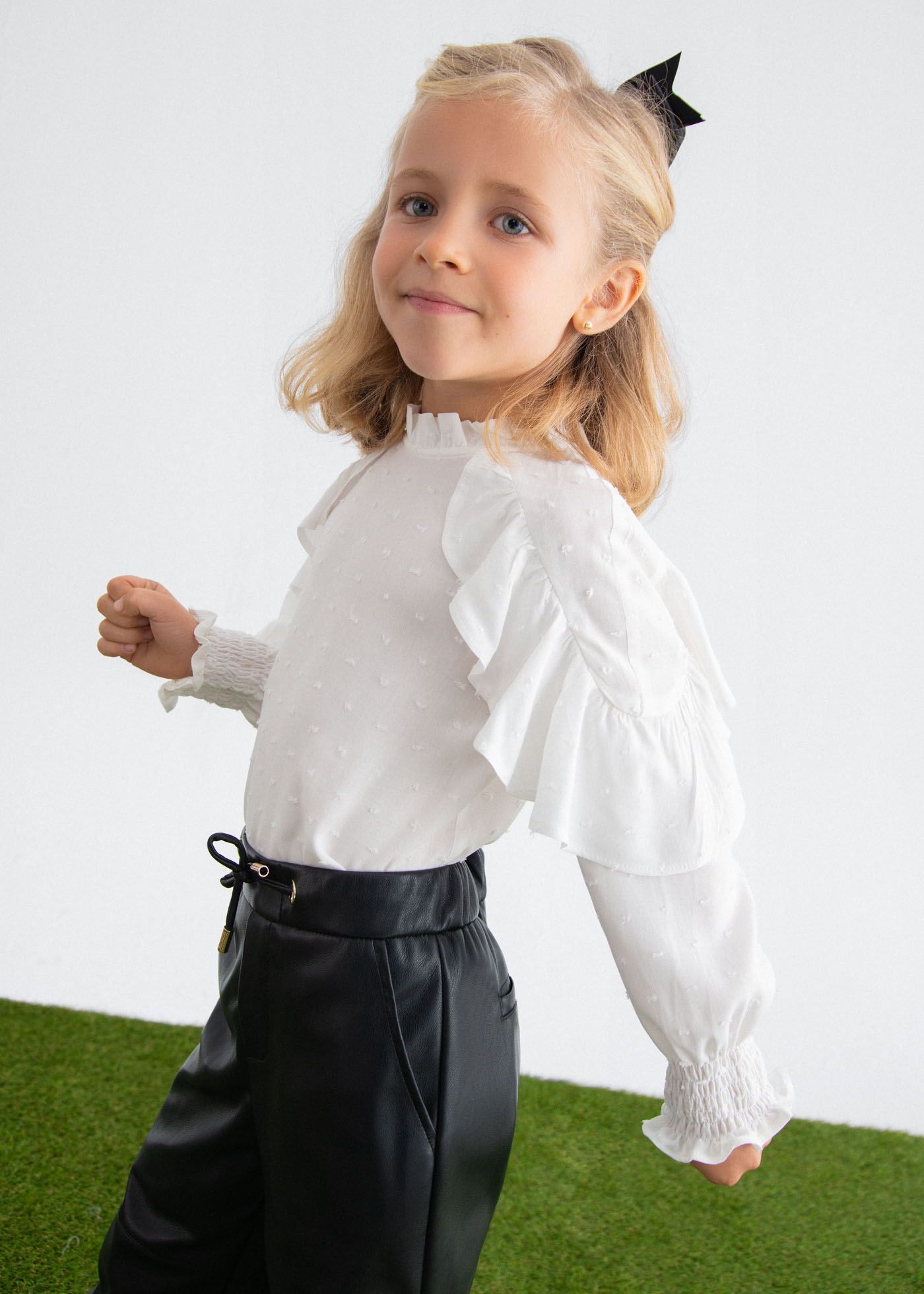 Girl Plumeti Blouse with Ruffles Cream | Abel & Lula